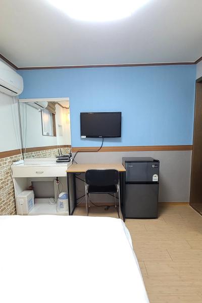 Sweet House Seoul, Line 2 & 5 - Direct To Hongdae Gangnam - Gwangmyeong-si