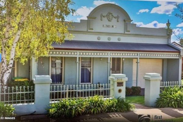 Cheerful 2 Bedroom Townhouse With Secure Parking - Mildura