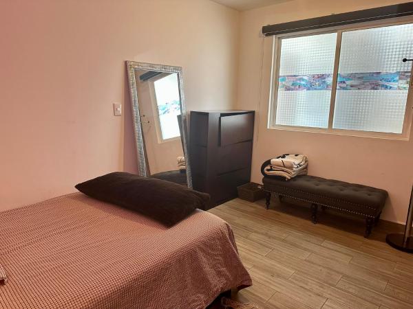 Solo Traveler Room Vía Morelos 24-7 Access - Mexico City