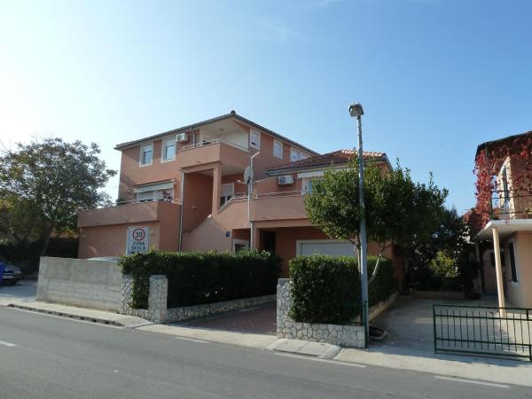 Apartments Branimir - Tisno