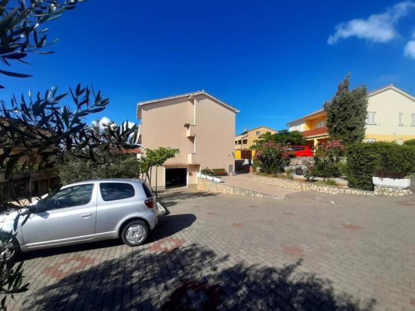 Apartment Lilly With Outdoor Trampoline And Grill - Krk