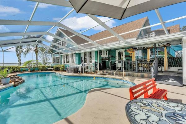 Emerald Anchor Escape - Winter Haven