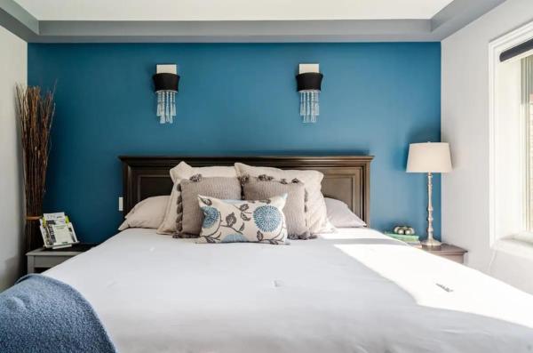The Shabby Chic Home Nestled On The Grimsby Escarpment - Beamsville