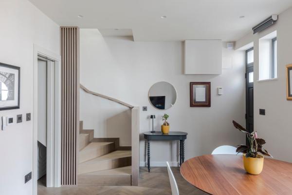 Stunning 2-bed Mews House With Ac Near Regent's Park - London