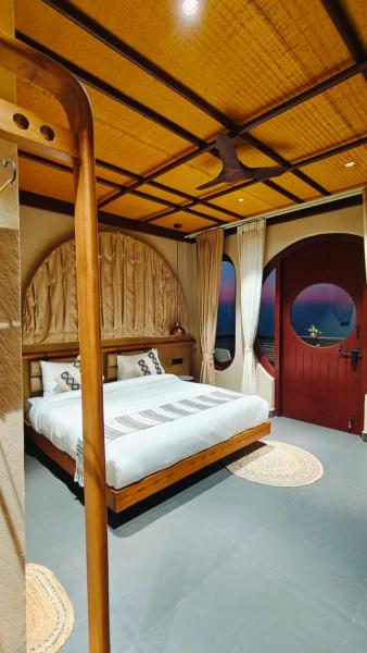 Himalayan Hobbit House - Almora