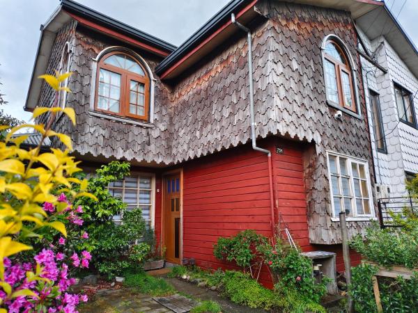 Casa A Cuadras De La Plaza - Castro, Chile