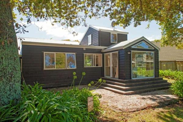 Hosts On The Coast Cape Cod On Kennedy - Pauanui