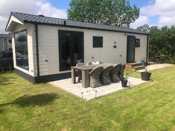 Charming Chalet With Spacious Enclosed Garden - Texel