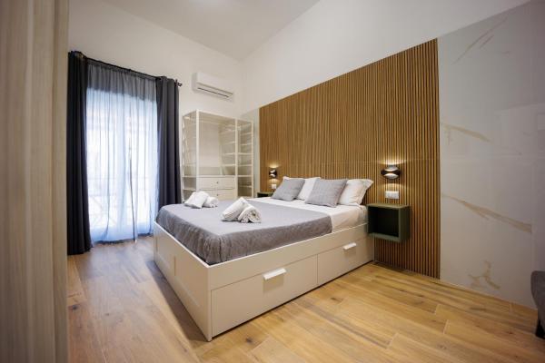 Mike Suite Napoli - Naples