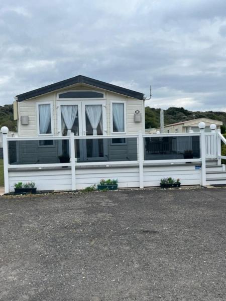 E3 2 Bed Deluxe Sandfield Next To The Golden Palm - Anderby Creek