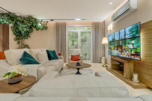 Modern 3-bedroom Apartment With Garden - Riad