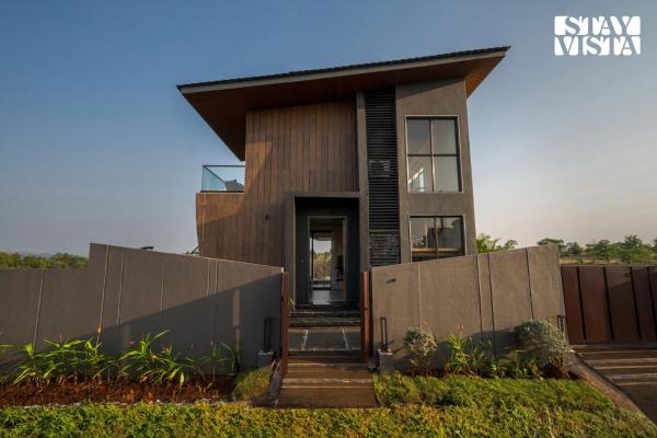 Stayvista At Villa De Suku With Pool, Balcony - Igatpuri