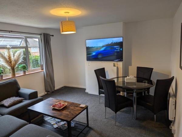 Lovely 2 Bedroom Apartment With A Garden - Royal Tunbridge Wells