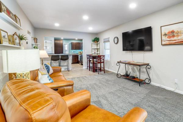 1 Mi To Dtwn Casper Homey Getaway With Yard! - Casper, WY
