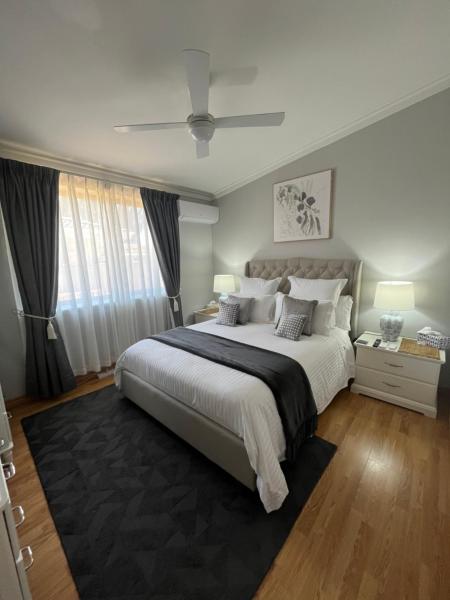 Lg Qs Rm Private Luxury Bathrm Strictly Non Smokers And Genuine Travellers Only Over 25 - Perth, Australia
