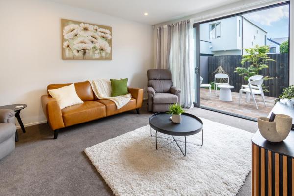 Charming 3-bedroom Escape Carpark - Christchurch