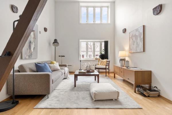 Charming Loft, High Ceiling !Modern & Central, Free Private Parking 7 Min Walking ! - 特隆赫姆