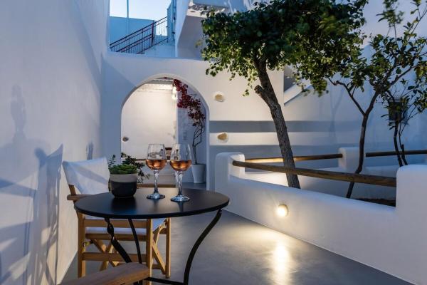 Arch Chora Home Next To The Old Castle - Naxos