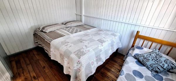 Casa De 2 Quartos Com 2 Ares-condicionados Em Torres-rs - Na Mais Bela Praia Gaúcha - Cozinha - Banheiro - Tv Smart 32 E Wi-fi - Estacionamento - Anfitriã Superhost No Bnb - Torres