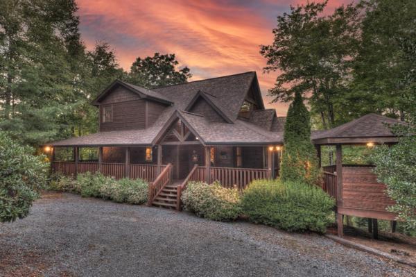 Black Bear Hollow - Blue Ridge, GA