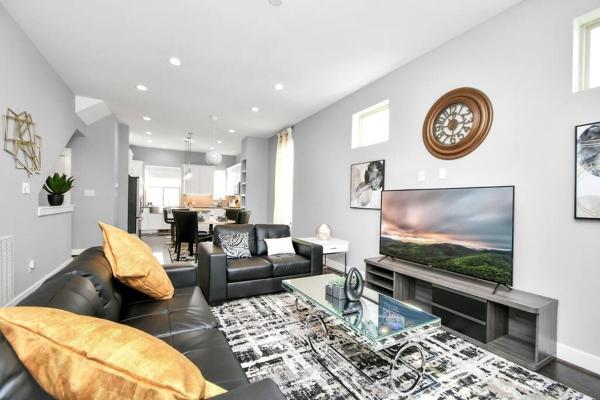 Rammies Exquisite 4bedroom House - Katy, TX