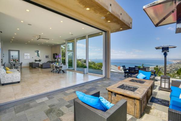 Pool And Coastline Views Luxe La Jolla Home - California