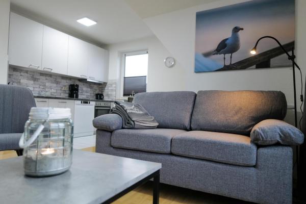 Ferienwohnungen Meerfarbig Zingst - Haustierfrei -Terrasse Mit Strandkorb Oder Balkon - E-ladesäule - Parkplatz - Wlan - Fahrradschuppen - Waschtrockner - Ruhig Und Zentral - Nichtraucher - Zingst