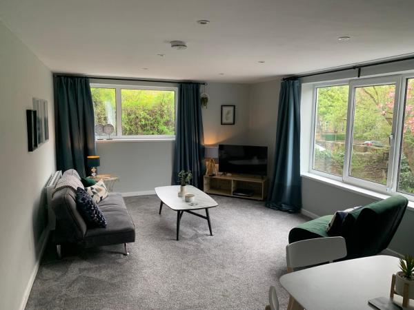 Bronte Country - 2 Bed Apartment Near Cliffe Castle - Keighley