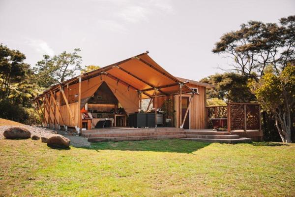 Bethells Luxury Retreat - Auckland Glamping - Riverhead