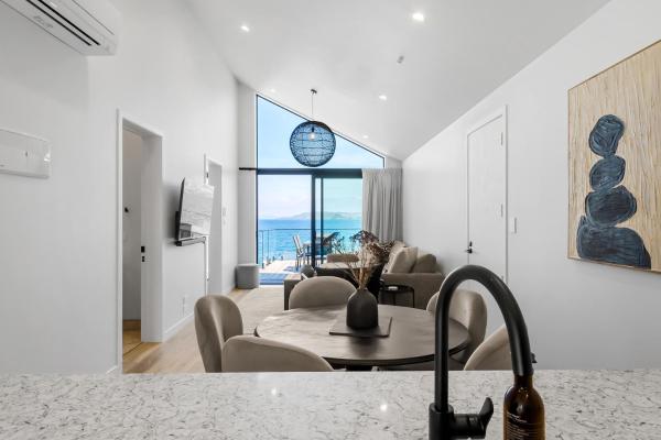 Stunning Lake Views Spa Pool - Taupo