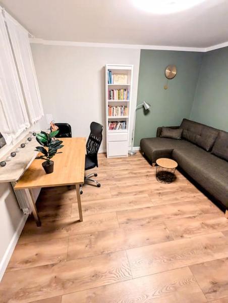 Cozy 2rm Apartment With 2xworkspace - Varsovia