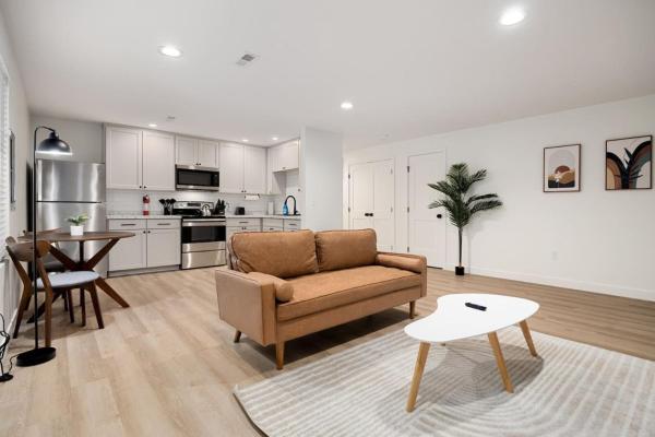 The Silo 2 - 1bd Stylish Comfort - Mackinaw, IL