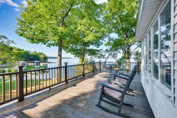St Lawrence River Cottage With Panoramic Views! - Gananoque