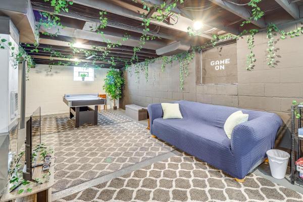 Game Room And Fire Pit West Mifflin Home! - Kennywood, West Mifflin
