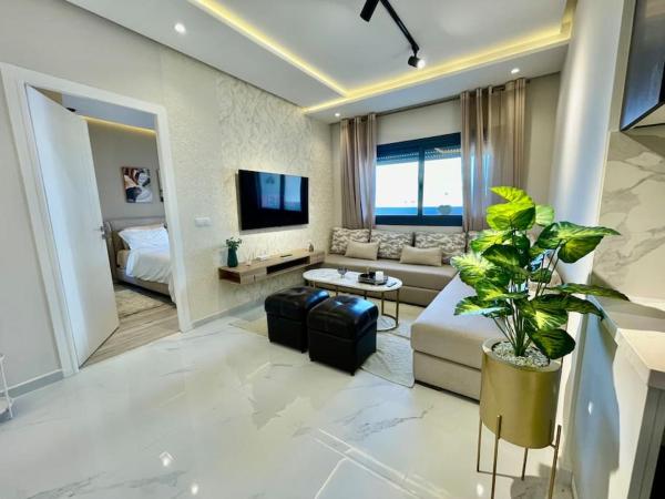 Central Large Suite With Balcony & Beach View - Tangier