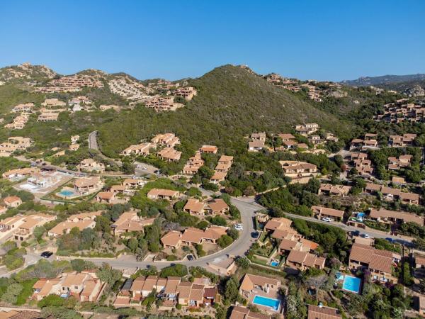 Isa-residence With Swimming-pool In Costa Paradiso, Apartments 6 Beds With Private Outdoor Area - Costa Paradiso