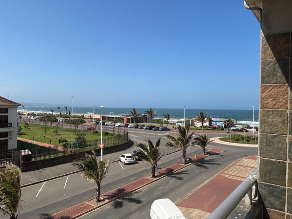 Tenbury Beach Apartment 208 - Durban