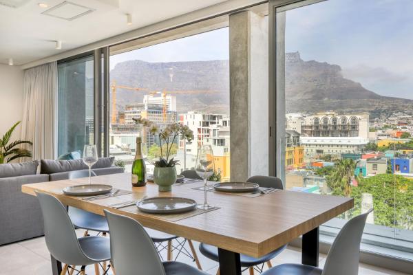 Always-power Panoramic Mountain View Apartment - Camps Bay