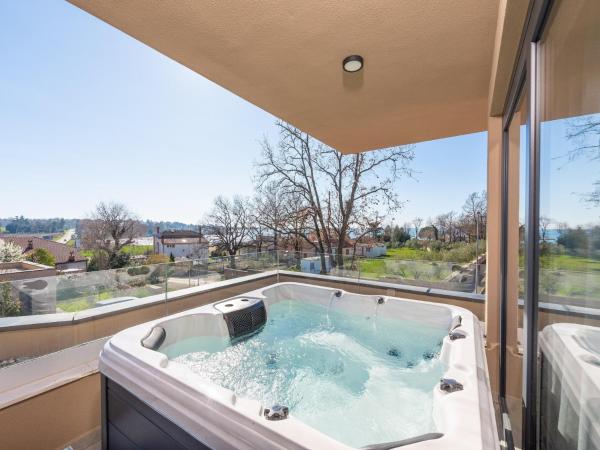 Spacious Home With Terrace And Bubble Bath - Novigrad