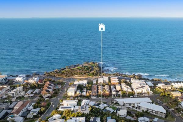 Studio Apartment With Ocean View - Coolum Beach
