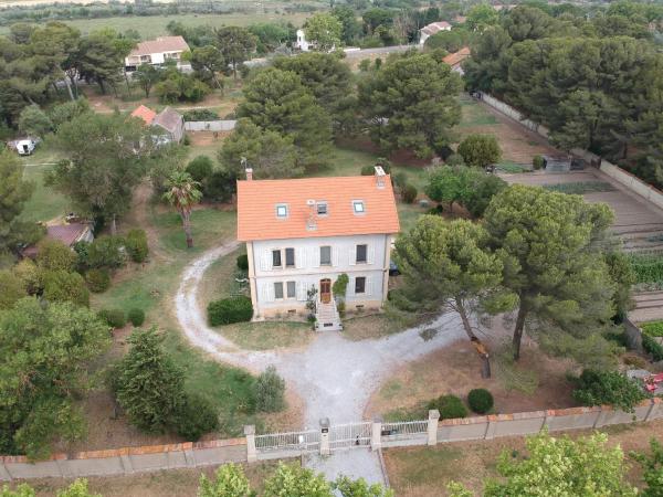 Un Nid En Camargue - Salin de Giraud