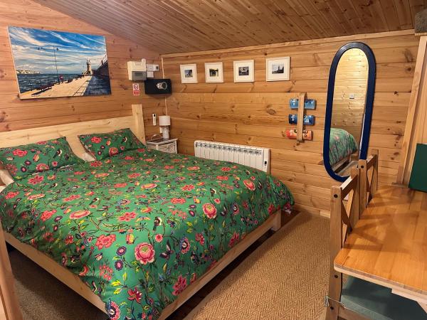 Cosy Cabin, Hidden From The Main House - Sleeps 2 - Ev - Kent