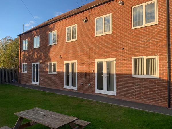 8 Bedroom Contractors House - Sheffield