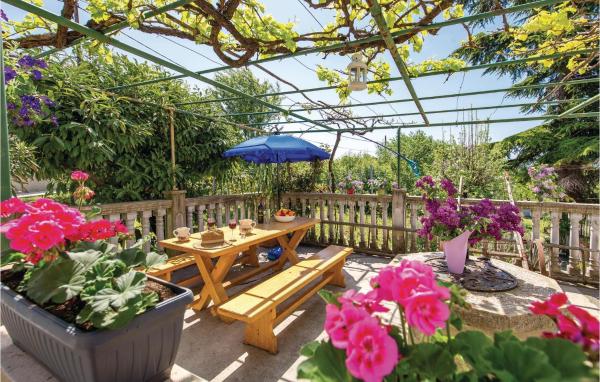 Beautiful Home In Kastav With Kitchen - Rijeka