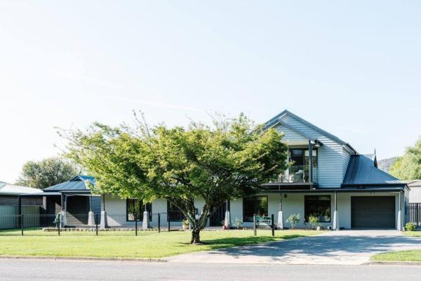 Athlete's Retreat - 21a Service Street - Porepunkah