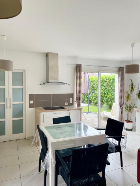 Noisette- T2 Lumineux, Proche Centre Ville En Rdc, Très Bien éQuipé Avec Terrasse - Salies-de-Béarn