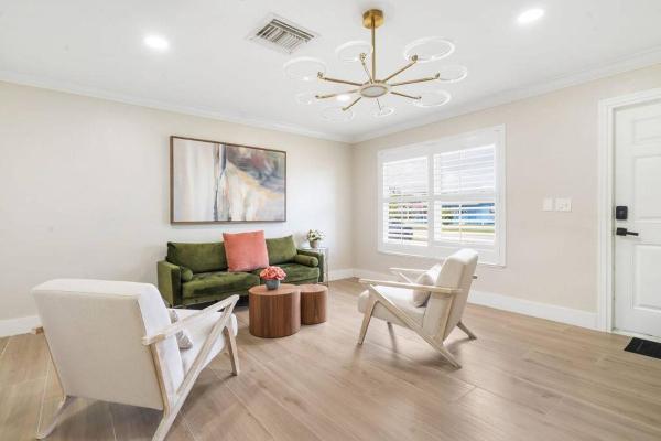 Sunshine Breeze Retreat #913 - Jupiter, FL