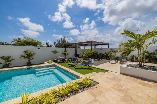 Stunning 6-bedroom Villa In Aruba - Aruba