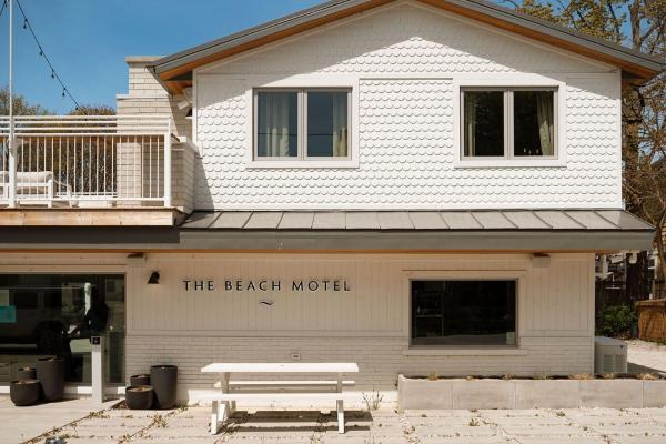 The Beach Motel - Sauble Beach