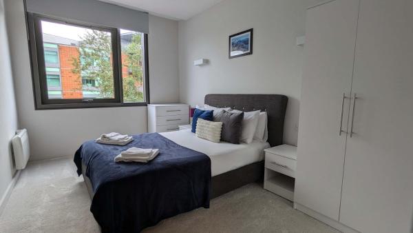 Modern 1 Bed Apt Bracknell- With Parking - ウォーキンガム